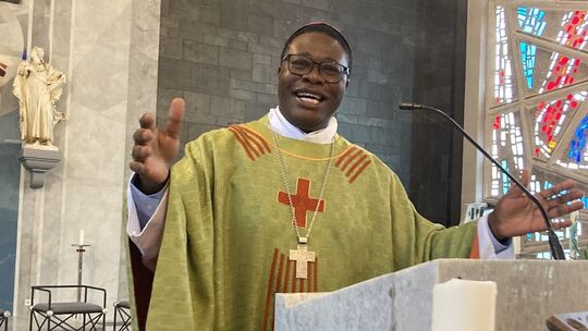 Zweite Heimat Waldesch: Bischof aus Kamerun zu Besuch - Koblenz ...