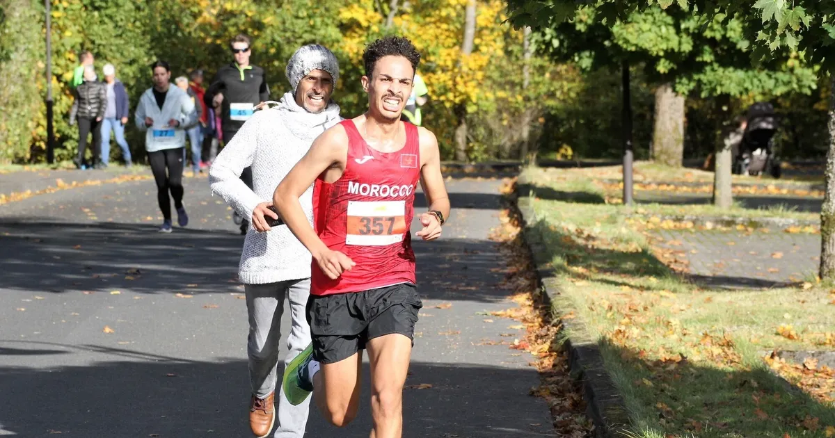 Halbmarathon: Marokkaner Ayoub Chalgoum hängt vielfachen Löwenlauf ...
