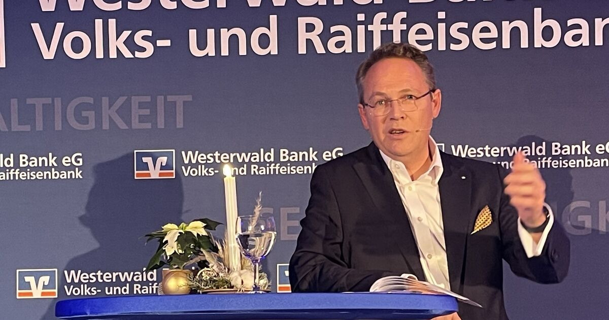 Beim Adventsempfang der Westerwaldbank drehten sich viele Gespräch um ...