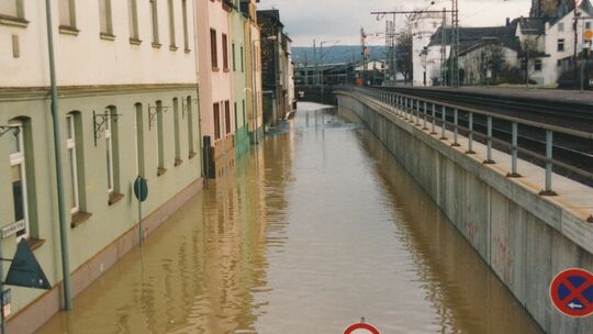 Vor 30 Jahren am Mittelrhein: Heiligabend brach das Hochwasser alle ...
