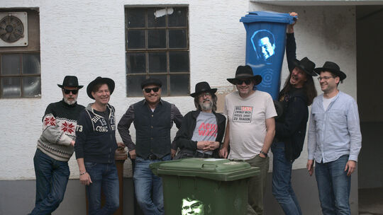 Neuwieder Kultband Zaphod Beeblebrox veröffentlicht nach 38 Jahren die ...