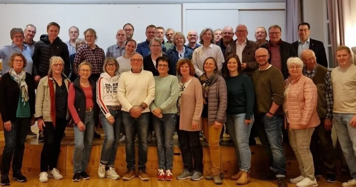 Erstes Treffen der Initiative für Demokratie und Vielfalt stößt auf ...