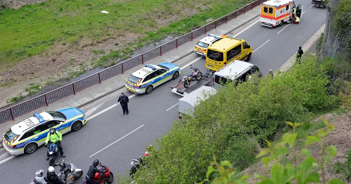 Polizei Adenau registriert mehrere Unfälle sich : Mehrere Unfälle: Motorradfahrer prallt gegen ...