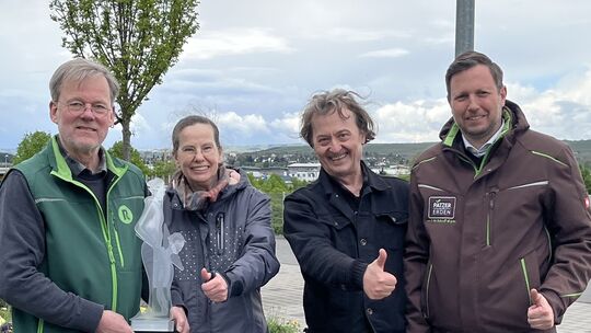 Künstlerpaar macht mit Kunst in Bad Kreuznach auf gefährdete Bienen ...