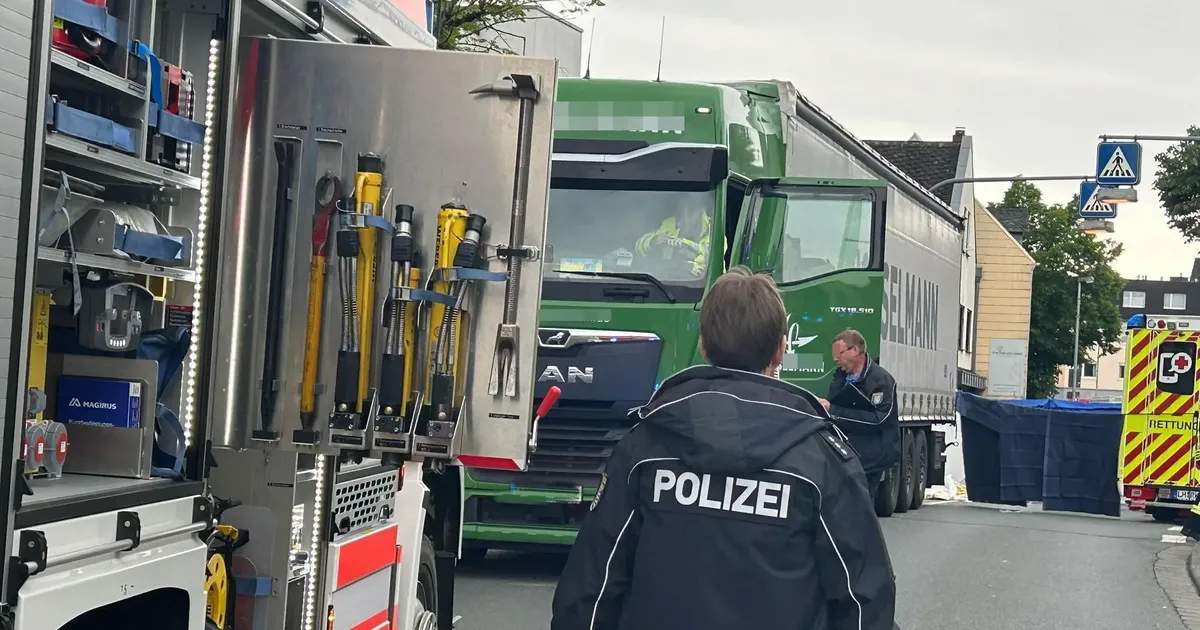 Auf Zebrastreifen von Lkw überrollt: 86-Jähriger in Elz tödlich ...