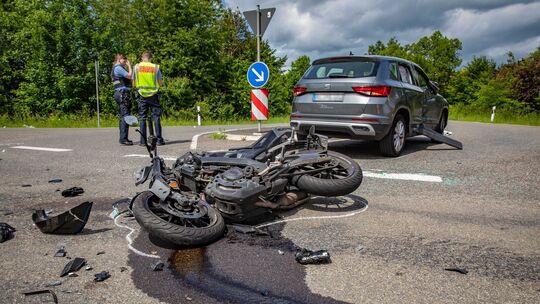 Vorfahrt auf L318 genommen: Junge Motorradfahrerin wird schwer verletzt - Westerwälder Zeitung ...