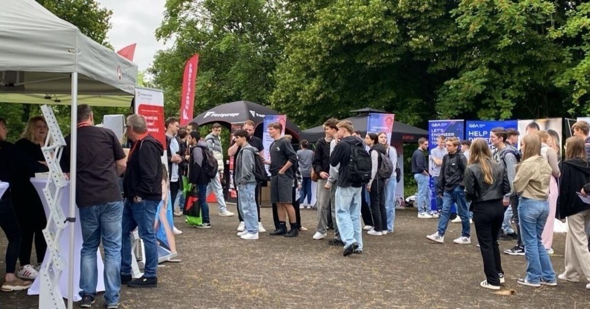 Dritte Ausbildungsmesse der Arbeitsagentur in Berufsschule Montabaur ...