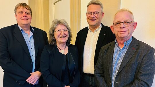 Bürgermeister Frank Ensminger und drei Beigeordnete wurden in der ...