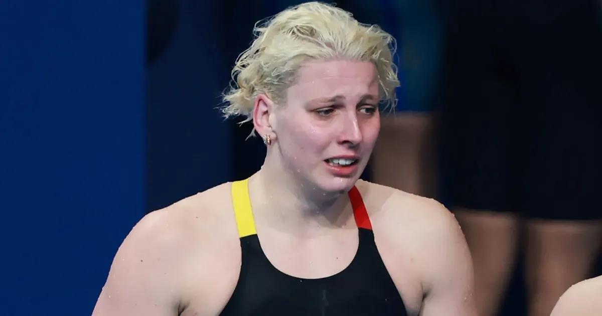 Tränen in Paris: Westerwälder Schwimm-Weltmeisterin Angelina Köhler ...