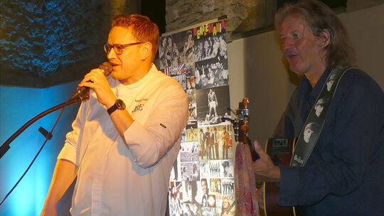 Mister Flower Power alias Rainer Schindler gastiert auf Einladung von ...