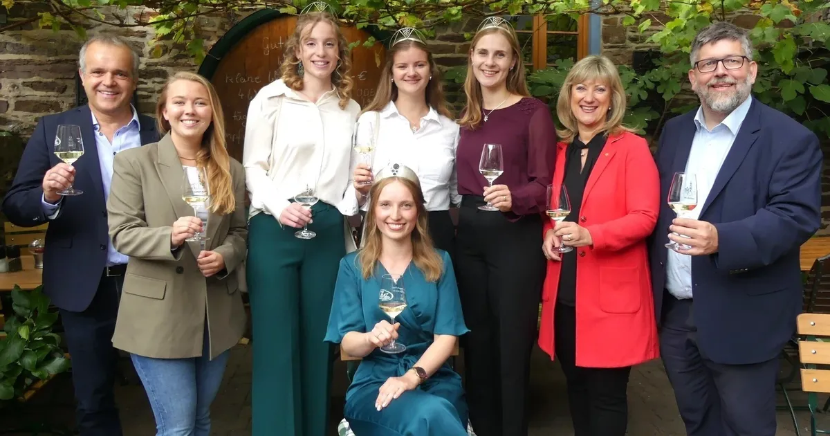 Fröhlicher Empfang mit viel Musik für Anna Zenz: Ediger-Eller begrüßt ...