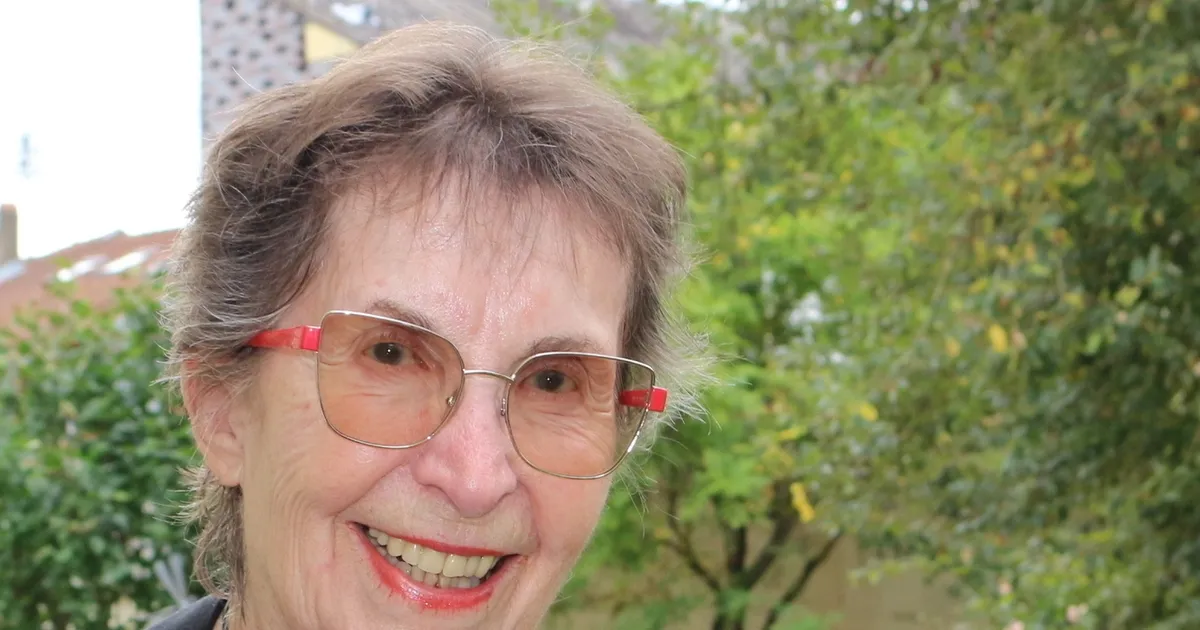 Stolpersteine gegen das Vergessen: Inge Zumer hält Erinnerung an Moses ...