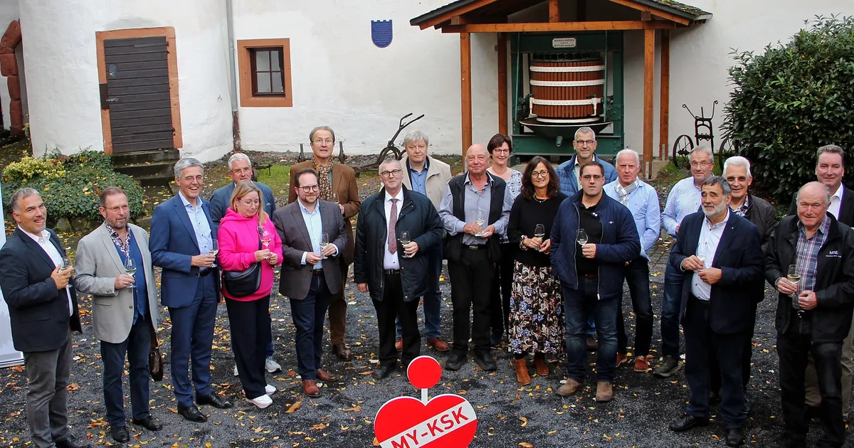Sparkassen-Riesling des Jahres: Winzerhof Gietzen gewinnt Wettbewerb ...