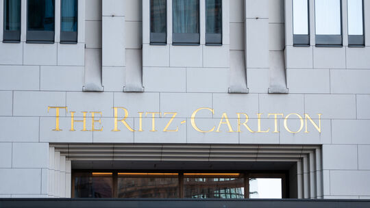 Horst Schulze im Interview: „Ein Hotel soll ein Platz sein, wo man sich ...