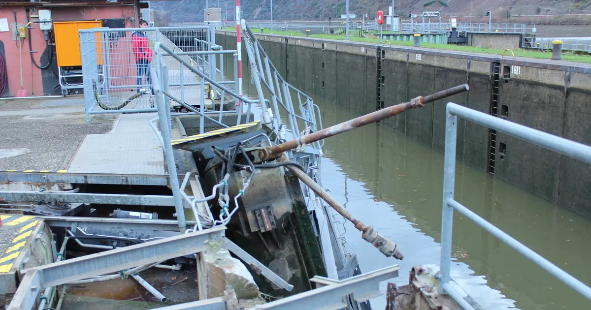 Havarie auf der Mosel: Schiffsunfall bei Müden: Totalschaden an ...