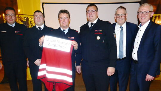 Lob beim Kameradschaftsabend: Neuenahrer Feuerwehr bleibt gut ...