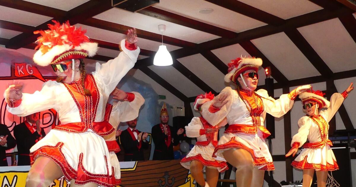 Sitzung in Urmersbach: Sieben standfeste Jahrzehnte des Karnevals ...