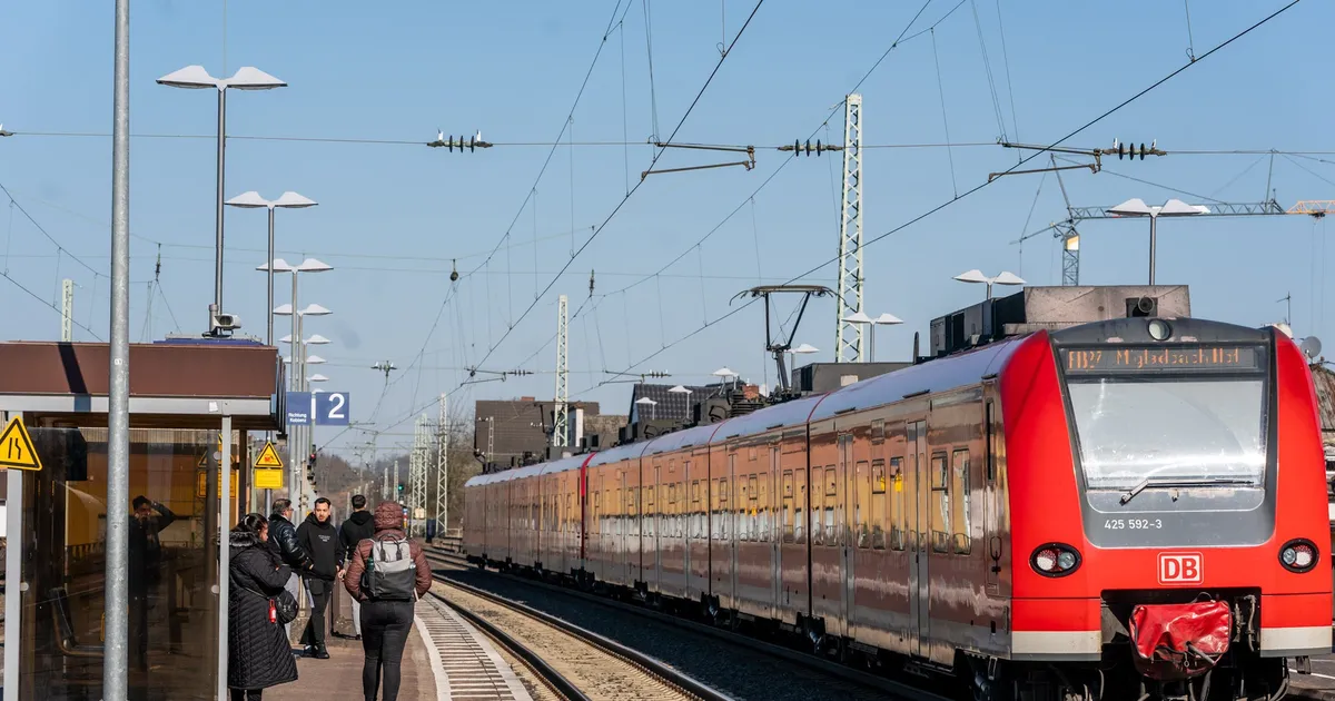 Schildbürgerstreich der Bahn?: RB27: Rheinbrohler stranden an Karneval ...