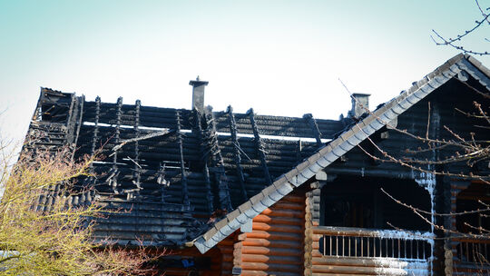 Holzhausbrand in Werlau fordert Wehrleute zwei Mal - Rhein-Hunsrück ...