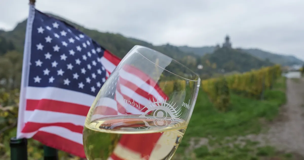 Drohkulisse trifft den Weinbau: Zollpolitik ge﻿fährdet Export von Moselwein in die USA - Kreis ...
