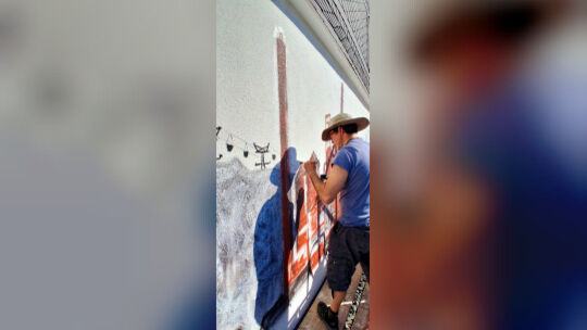 Ein Werk in drei Tagen: Tim Novak verewigt Charlottenhütte in ...