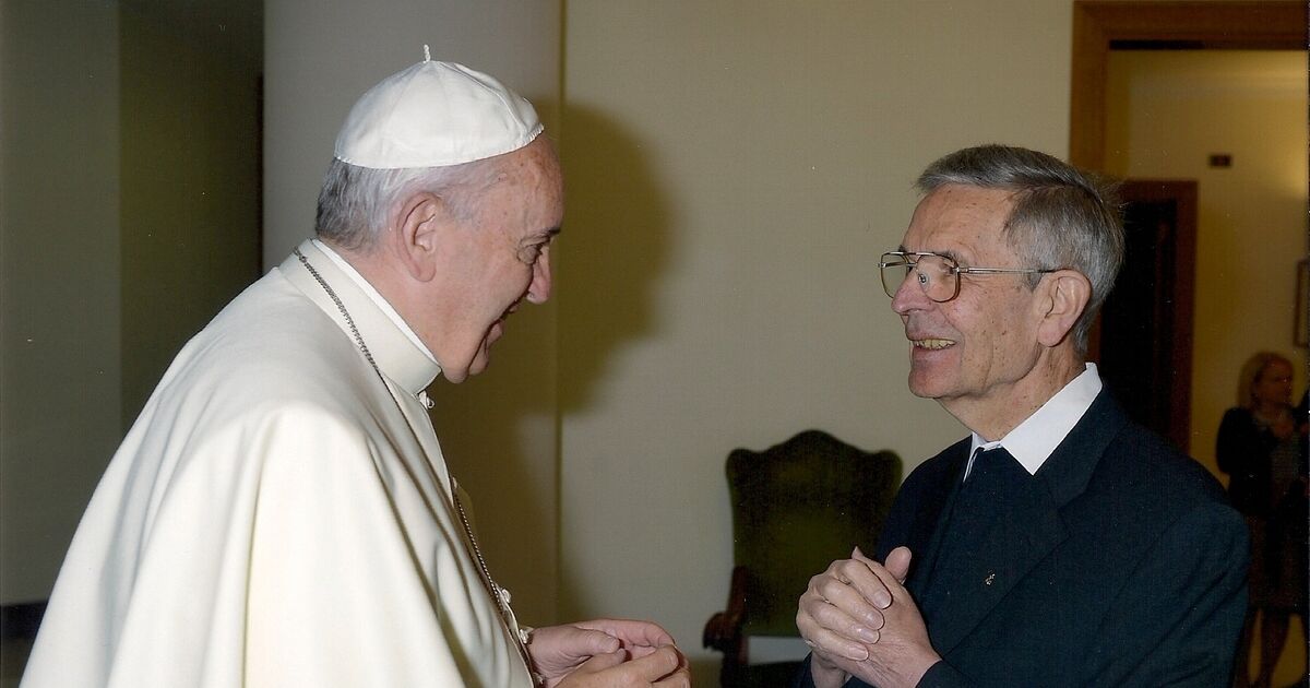 Erinnerung an Heiligen Vater : Westerwälder Pater hat Papst Franziskus ...