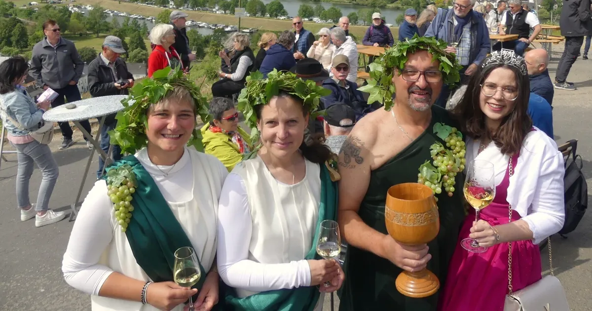 Erstes Weinfest an der Mosel: Senheim und Mesenich feiern Weinlagenfest ...