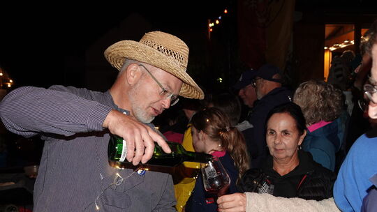 Das Weinfest in Bildern: Leuchtender Weinlesezug zog wieder durch Bachem - Kreis Ahrweiler ...