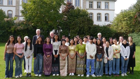 Andernacher Vorzeigeprojekt: Minister Hoch will Myanmar-Partner ...