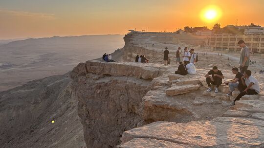 Radreise in Israel: Holprig im Sattel durch die Wüste Negev zum Roten ...