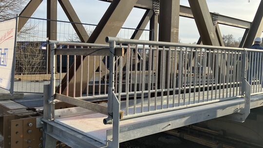 Baustelle in Höhr-Grenzhausen : L307-Behelfsbrücke an der A48 nimmt ...