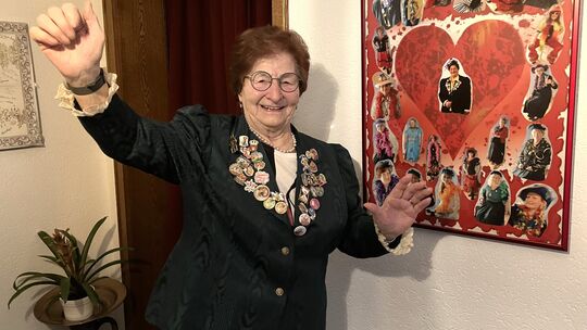 Ernestine Nichts im Karneval: 94 Jahre und immer noch Obermöhne von ...