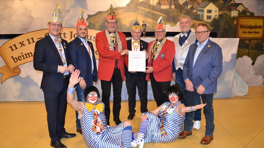 Waldalgesheimer Narren feiern: VG-Bürgermeister: „121 Jahre verzaubert ...