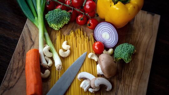 Ohne Fleisch, Käse & Co.: Expertin gibt Tipps für einen erfolgreichen ...