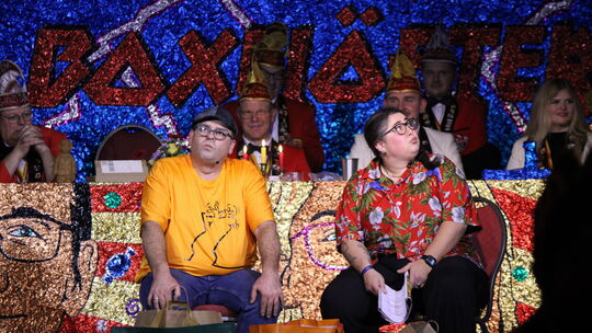 Dorfhalle restlos ausverkauft: Spayer feiern eine Fassenacht, die ...