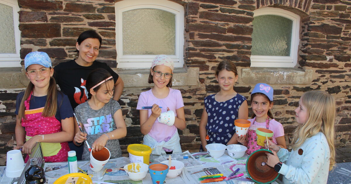 Grundschule Briedel-Pünderich: 120 Jahre Schulgebäude: So feiern Kinder ...