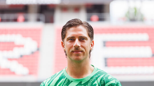 Dritter Torwart beim SC: Jannik Huth verlängert seinen Vertrag in ...