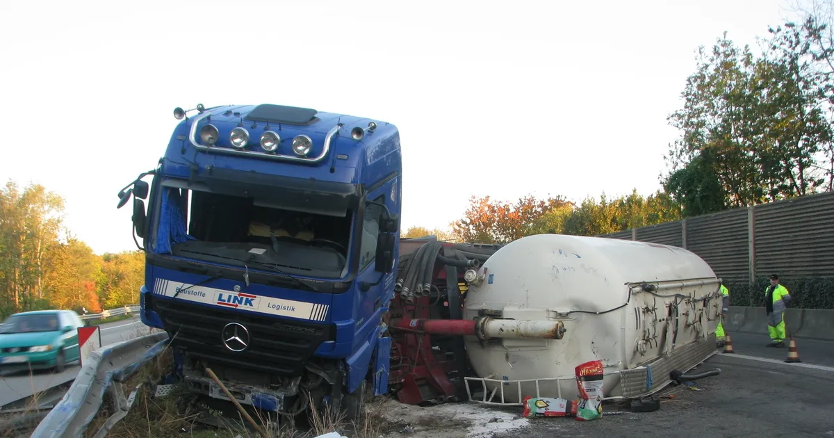 Nach LKW-Unfall war A 61 stundenlang gesperrt - Rheinland-Pfalz - Rhein-Zeitung